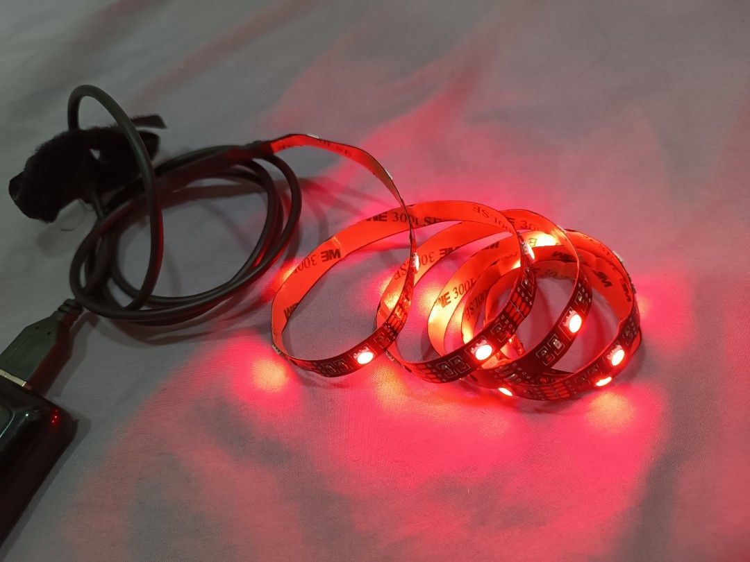 1 meter Usb 5v RGB LED light with controller 1 公尺 USB 5v RGB LED 燈帶控制器, 家具及居家用品, 燈飾及風扇, 燈飾在旋轉拍賣