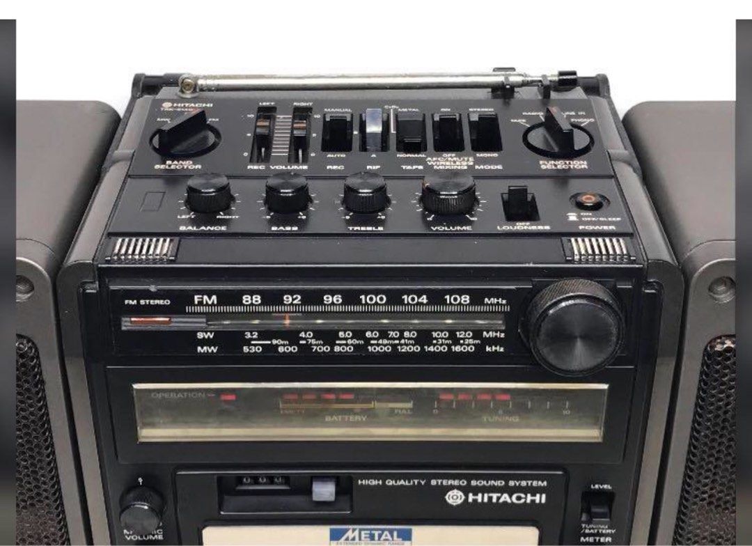 Vintage HITACHI PORTABLE FM STEREO RADIO CASSETTE RECORDER Made in ...