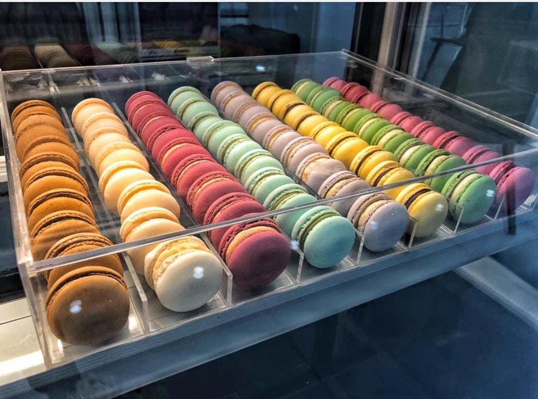 Acrylic Macaron Display box with sliding lid (6 rows), Food & Drinks ...