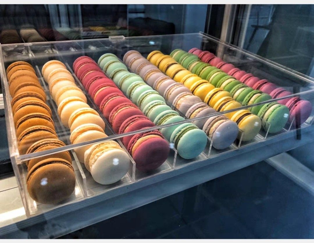 Acrylic Macaron Display box with sliding lid (6 rows), Food & Drinks ...