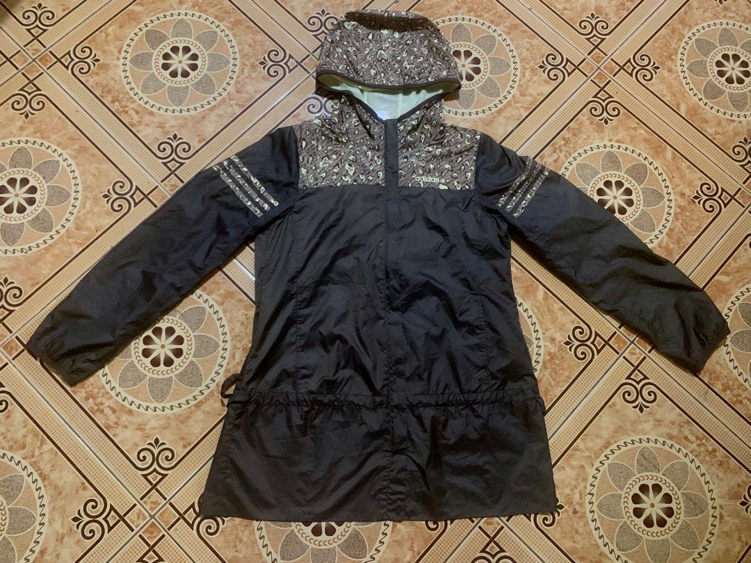 ADIDAS NEO WIND BREAKER, Women's Fashion, Activewear on Carousell