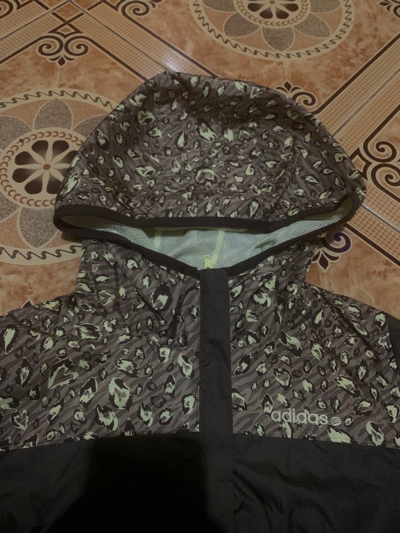 ADIDAS NEO WIND BREAKER, Women's Fashion, Activewear on Carousell