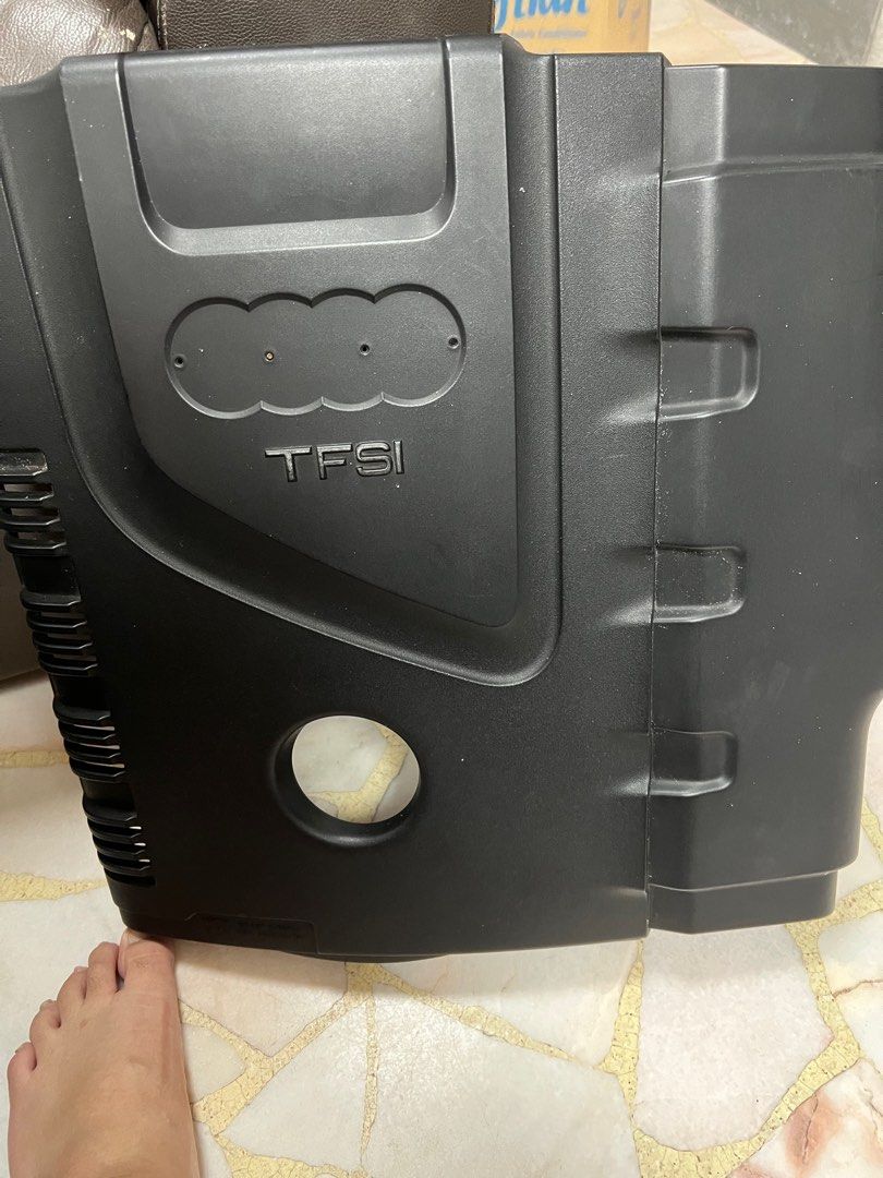 Audi A4 B8 Original Engine Cover, Car Accessories, Accessories on Carousell