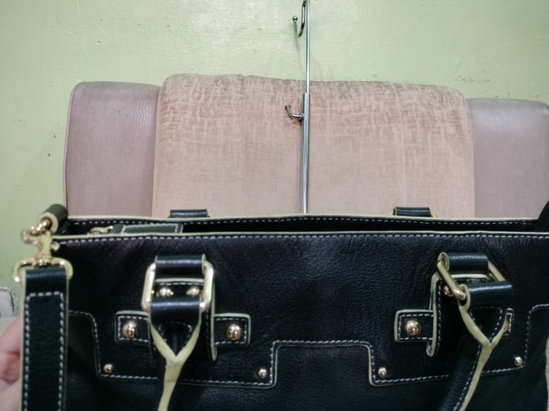 Authentic Vincis Bench 2 way Bag, Women's Fashion, Bags & Wallets ...