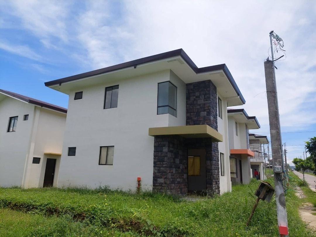 Avida verra Vermosa Cavite daang hari Corner House & lot for sale ...