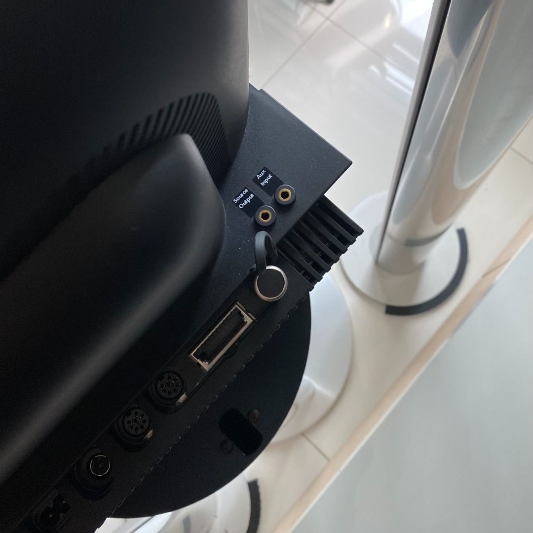 Bang & Olufsen B&O Beosound 3200 with Beolab 6000, with pedestal stand ...