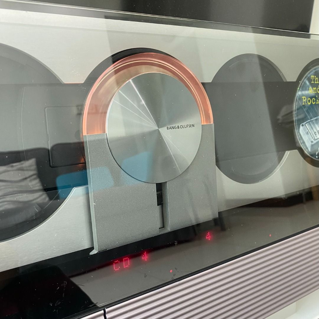 Bang & Olufsen B&O Beosound 9000 with Beolab 2500, with console table ...