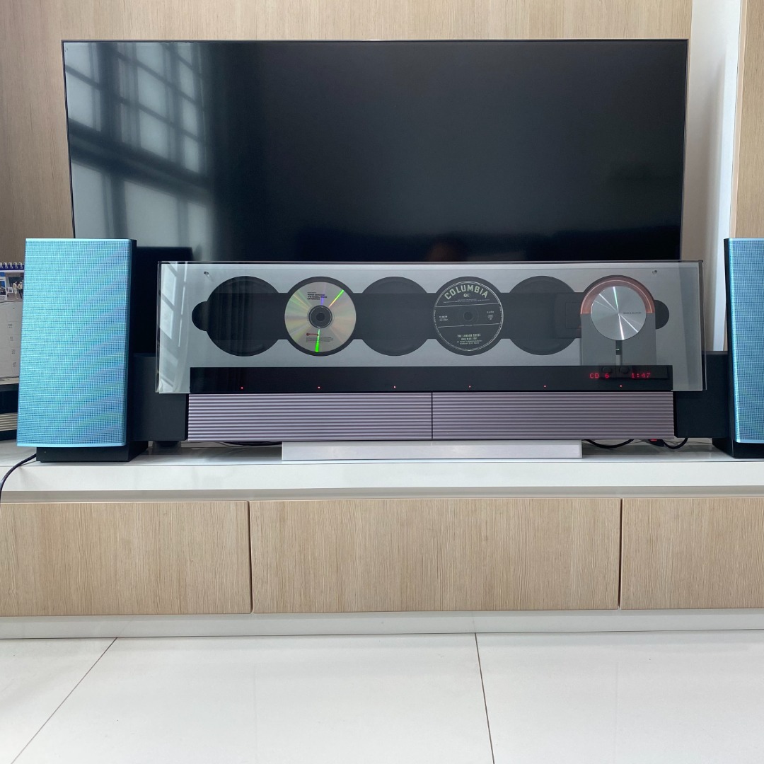 Bang & Olufsen B&O Beosound 9000 with Beolab 2500, with console table ...