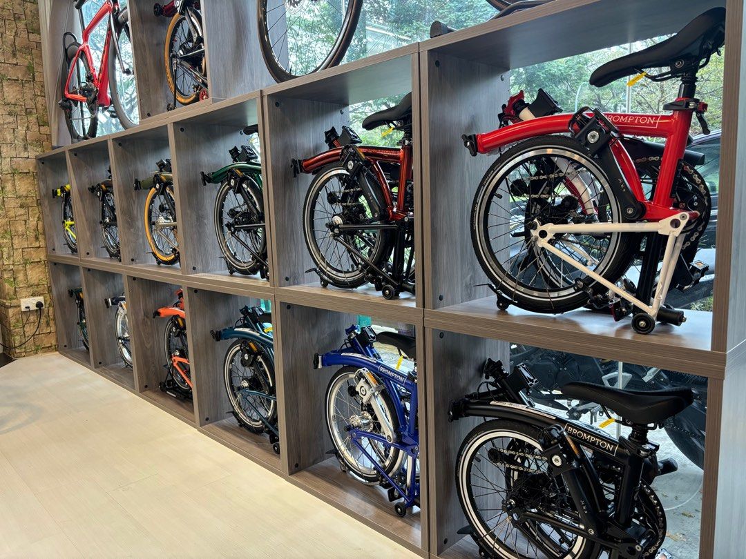 Brompton display shelving ( ready stock), Sports Equipment, Bicycles ...