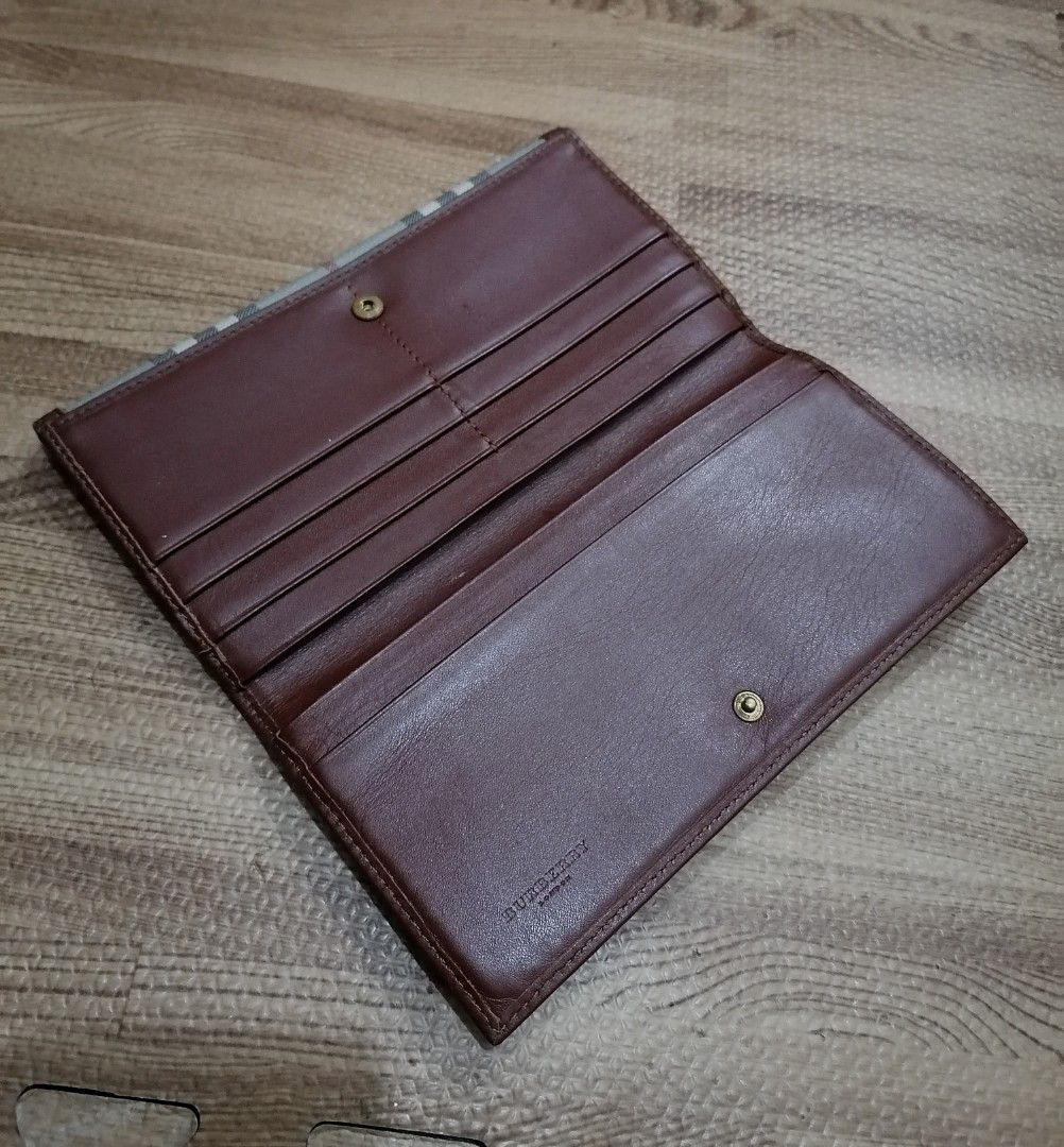 Burberry trifold long wallet, Luxury, Bags & Wallets on Carousell