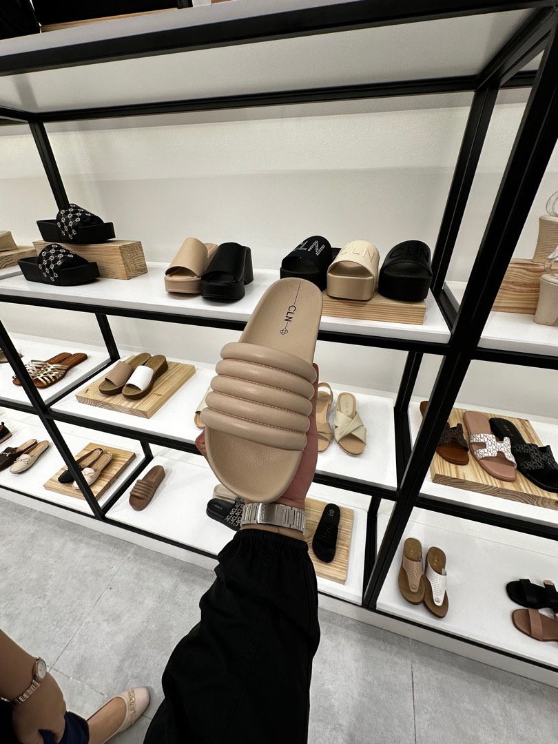 CLN Jarah Wedge Slides, Women's Fashion, Footwear, Heels on Carousell