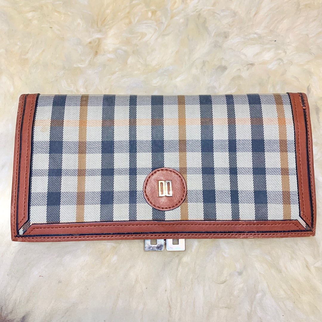 Daks Wallet, Women's Fashion, Bags & Wallets, Wallets & Card holders on ...