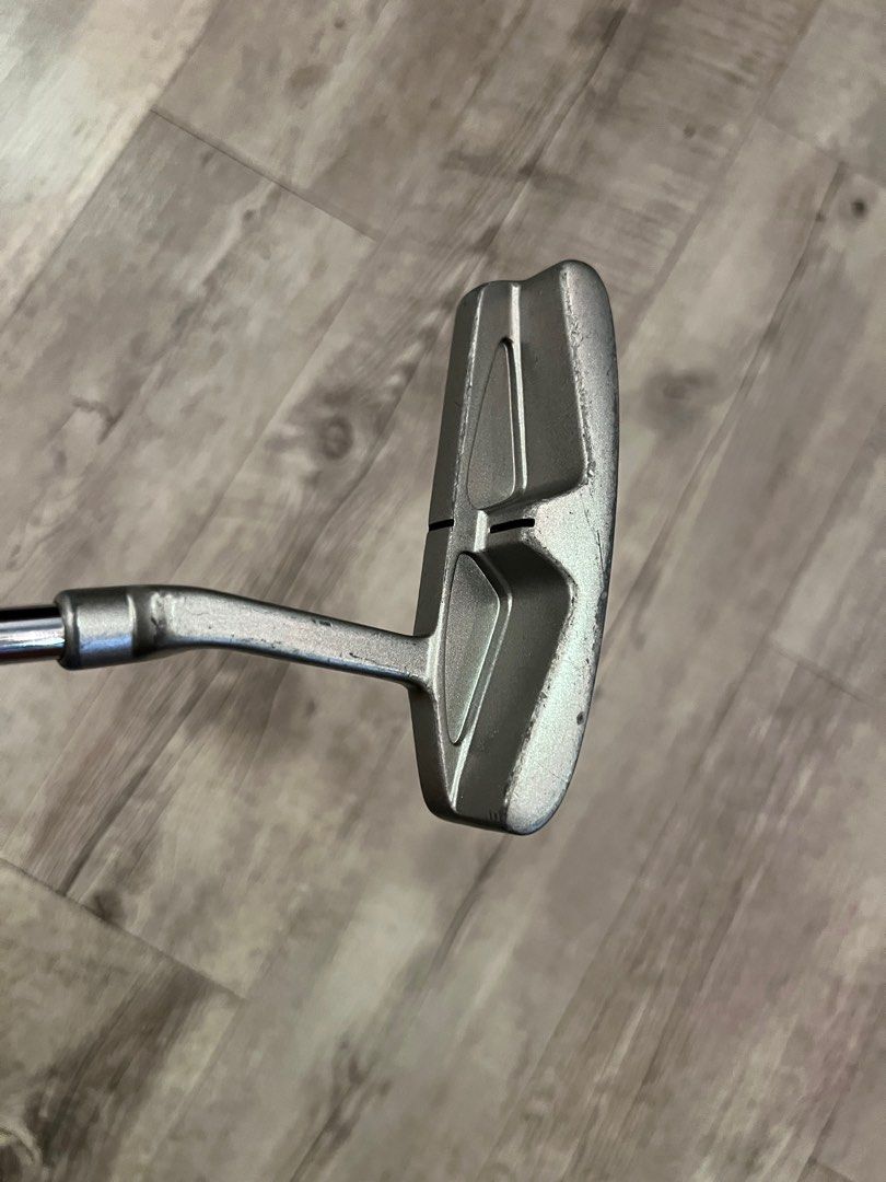 Dunlop ladies putter, Sports Equipment, Sports & Games, Golf on Carousell