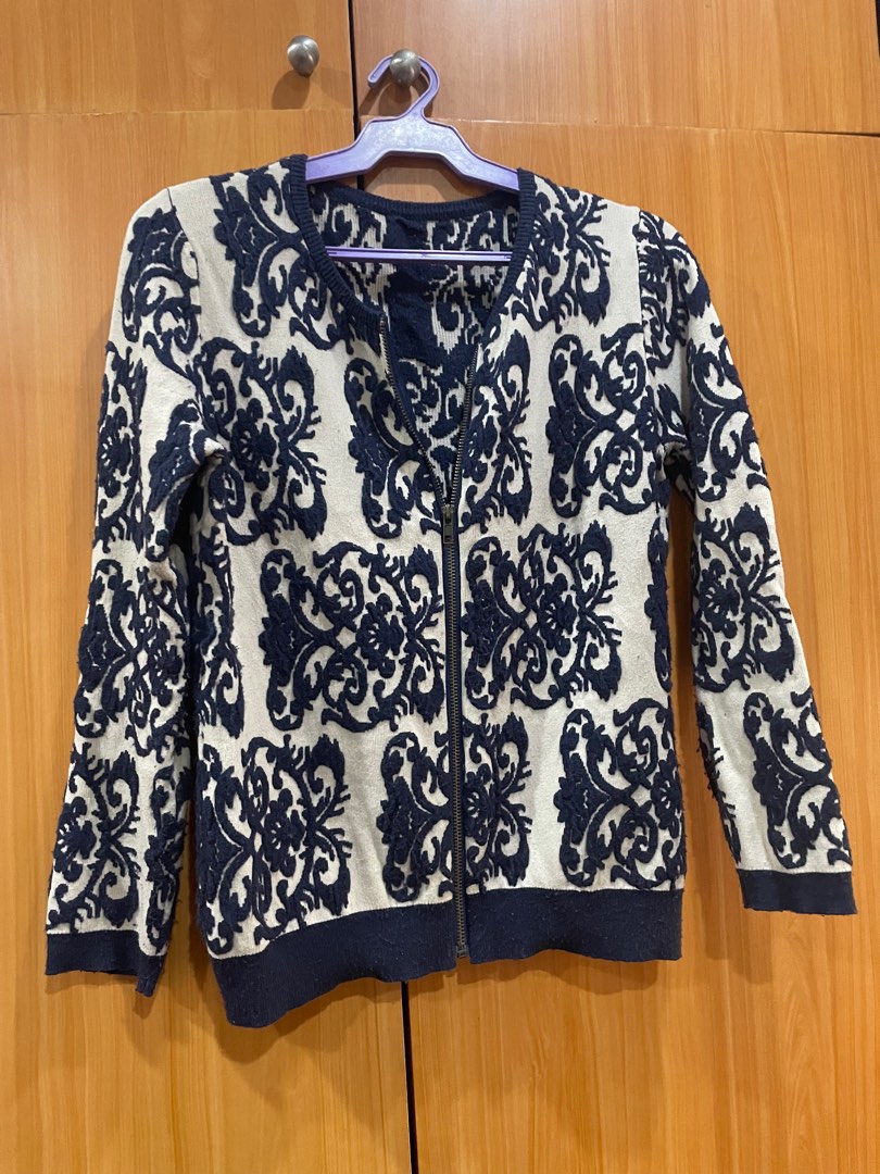Embossed Jacket, Women's Fashion, Coats, Jackets and Outerwear on Carousell