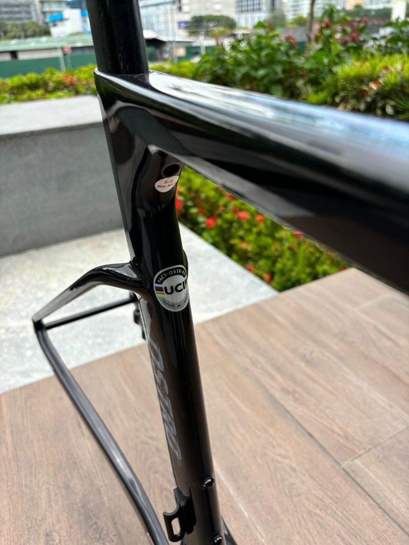 FACTOR Ostro VAM frameset Size 52, Sports Equipment, Bicycles & Parts ...