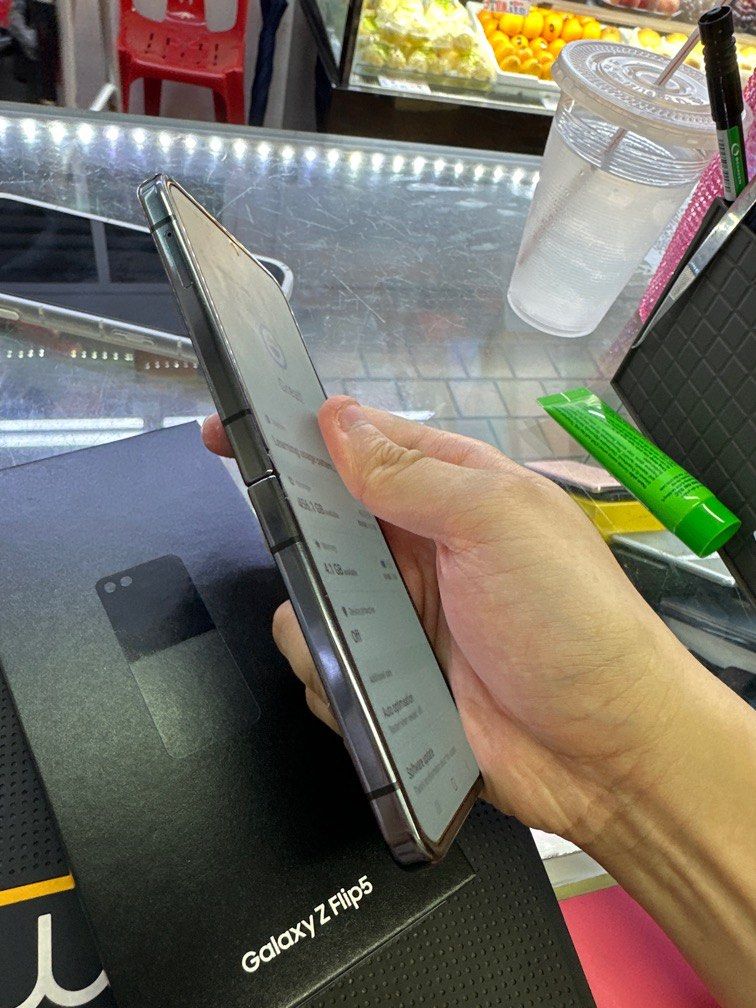 Galaxy Z Flip 5 Graphite 512GB, Mobile Phones & Gadgets, Mobile Phones ...