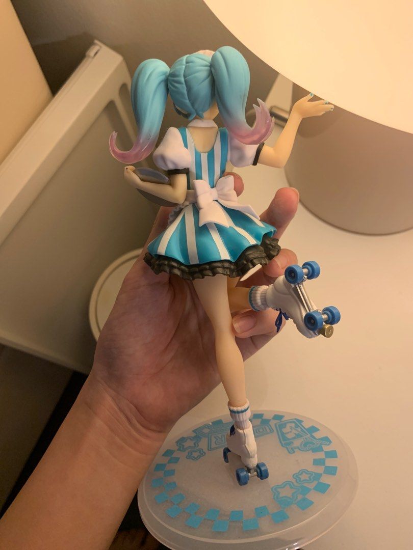 Hatsune miku diner rollerskate figure, Hobbies & Toys, Toys & Games on ...