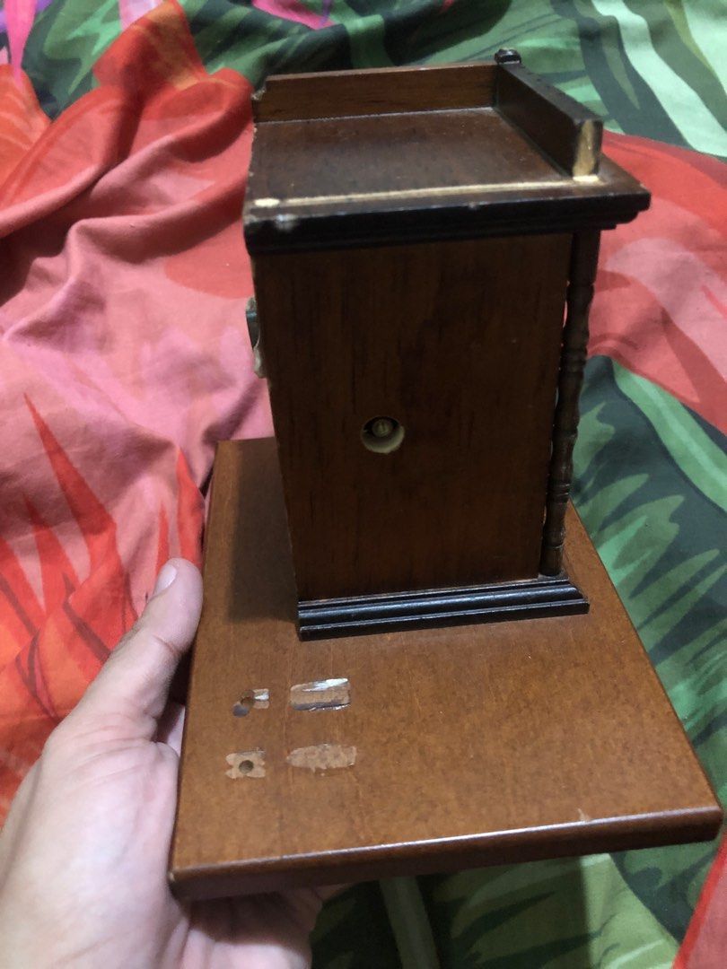 Heavily used musical wind up box, Hobbies & Toys, Memorabilia ...