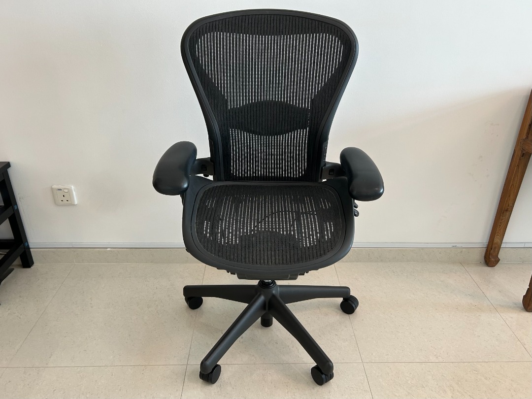 Herman Miller Aeron Classic office chair with new cylinder, Furniture ...