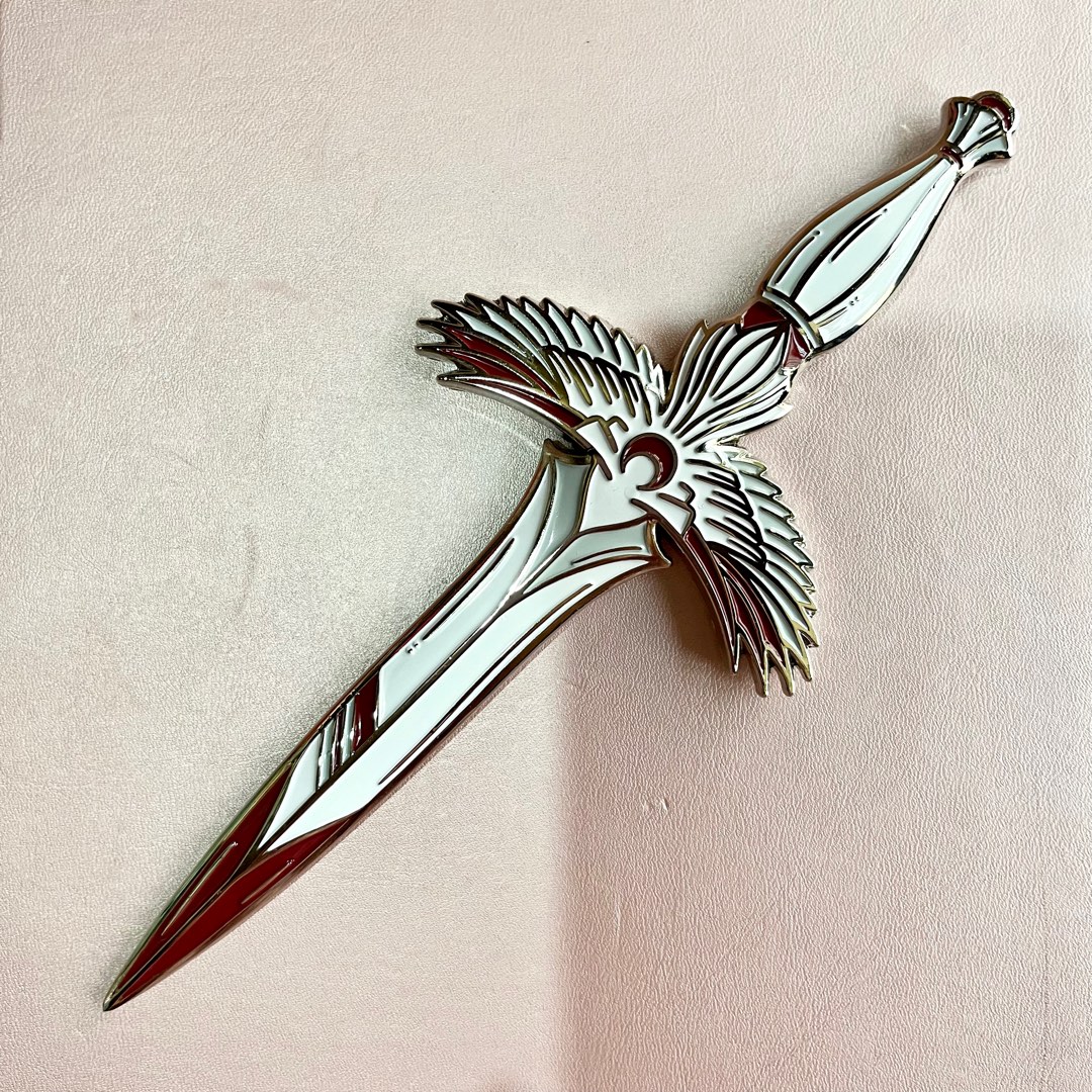 ILLUMICRATE NEVERNIGHT / GRAVEBONE DAGGER / LETTER OPENER, Hobbies ...