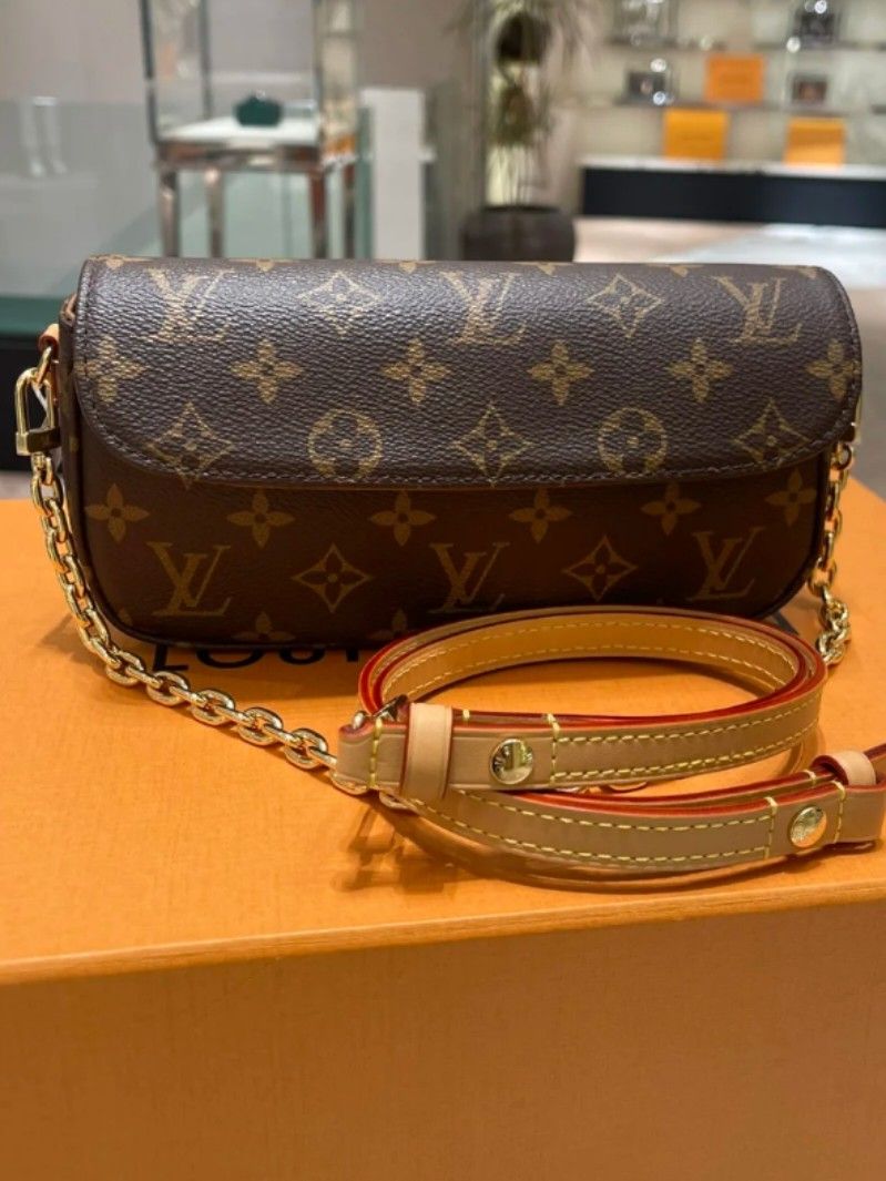 Ivy woc LV louis Vuitton, Luxury, Bags & Wallets on Carousell
