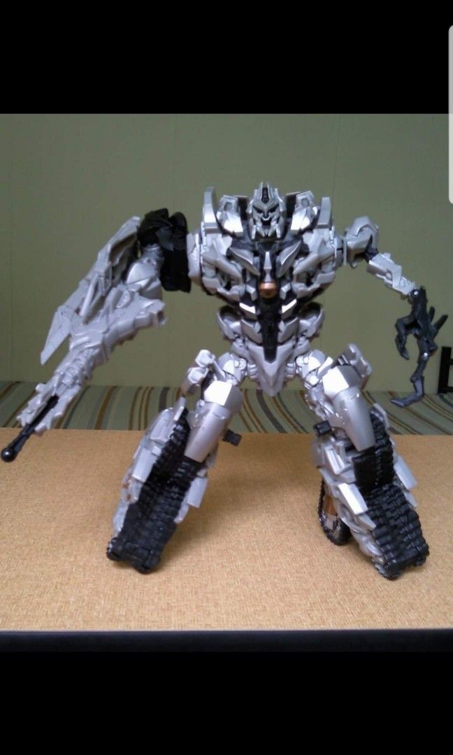 Transformer Leader Class Megatron, Hobbies & Toys, Toys & Games on ...