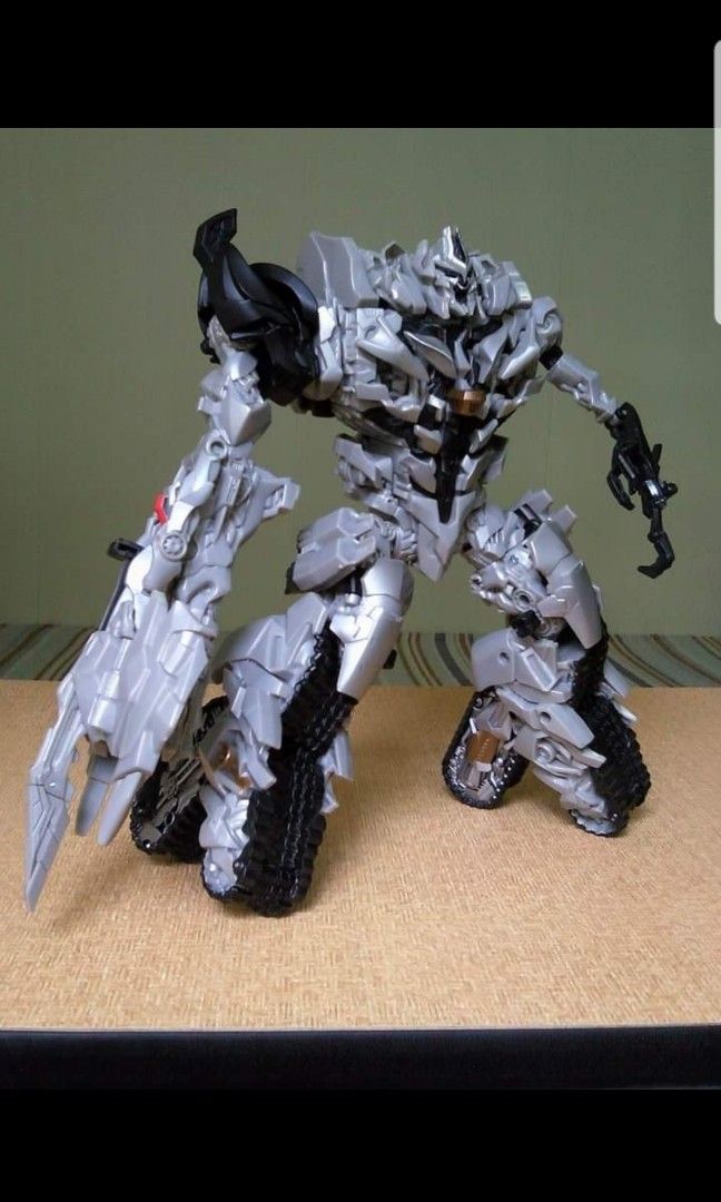 Transformer Leader Class Megatron, Hobbies & Toys, Toys & Games on ...