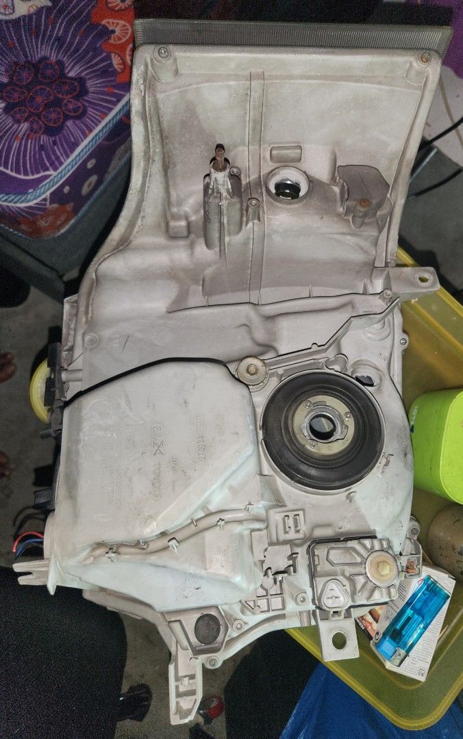 Left side Toyota Combi hiace headlight, Car Accessories, Electronics ...