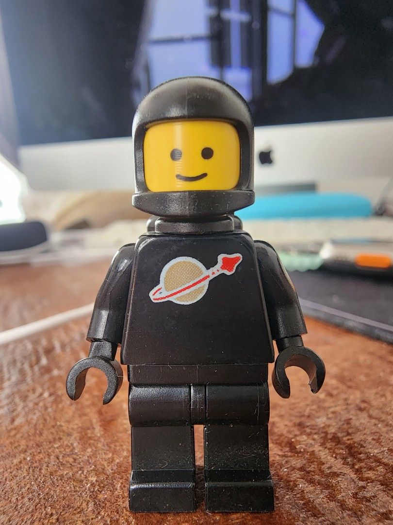 Lego Classic Space Black Spaceman Rare Vintage not Star Wars ...