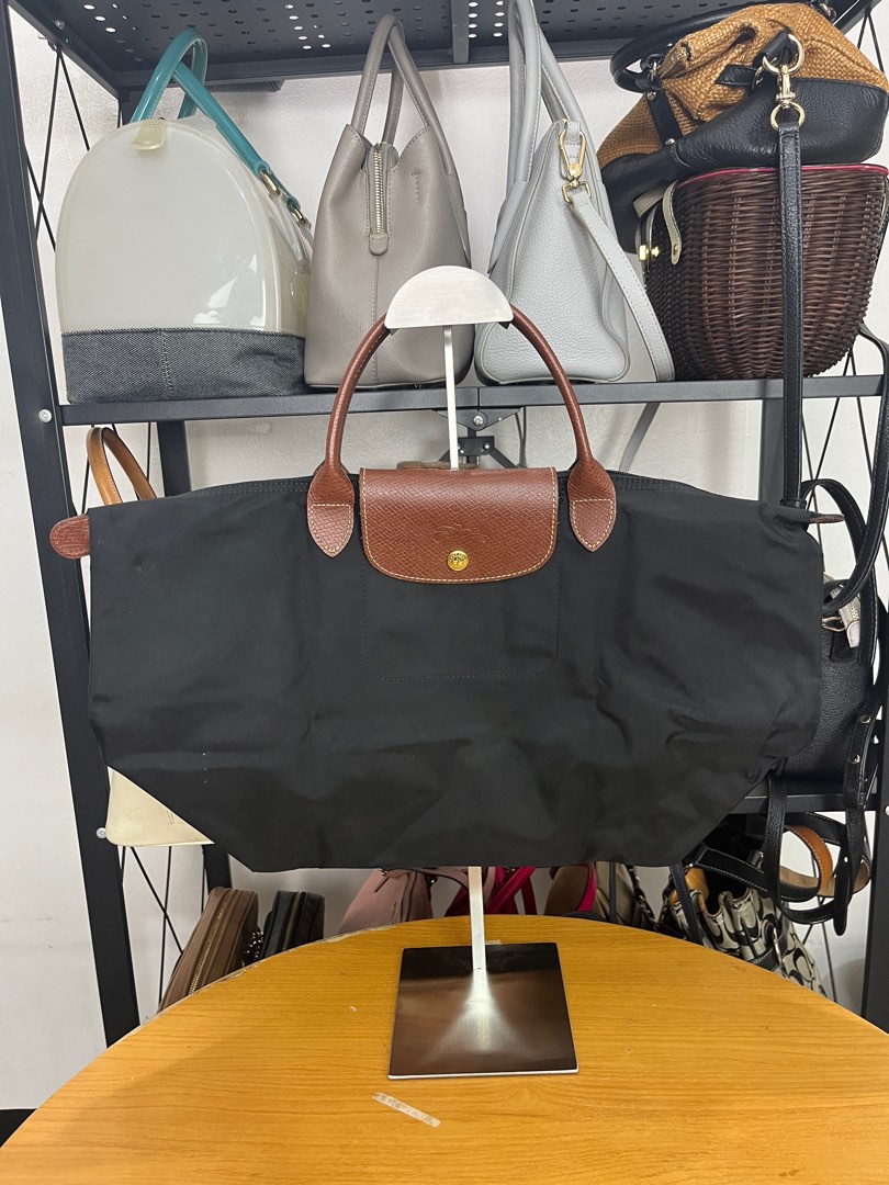 Long Champ Black Le Pliage Nylon (Medium), Luxury, Bags & Wallets on ...
