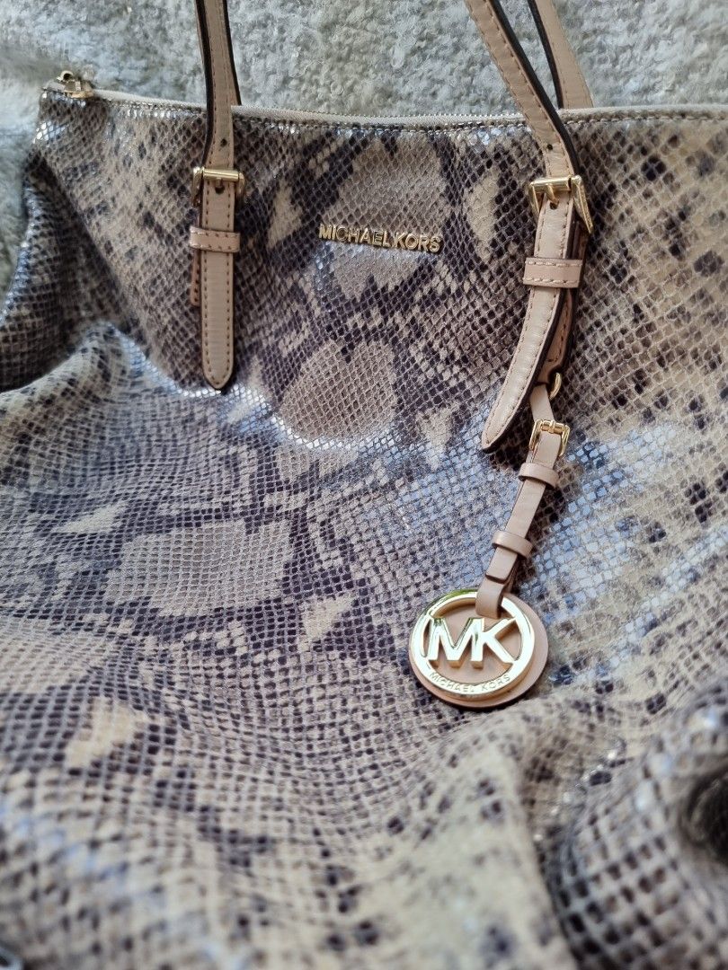MICHAEL KORS PYTHON PRINT SHOPPER TOTE, Luxury, Bags & Wallets on Carousell