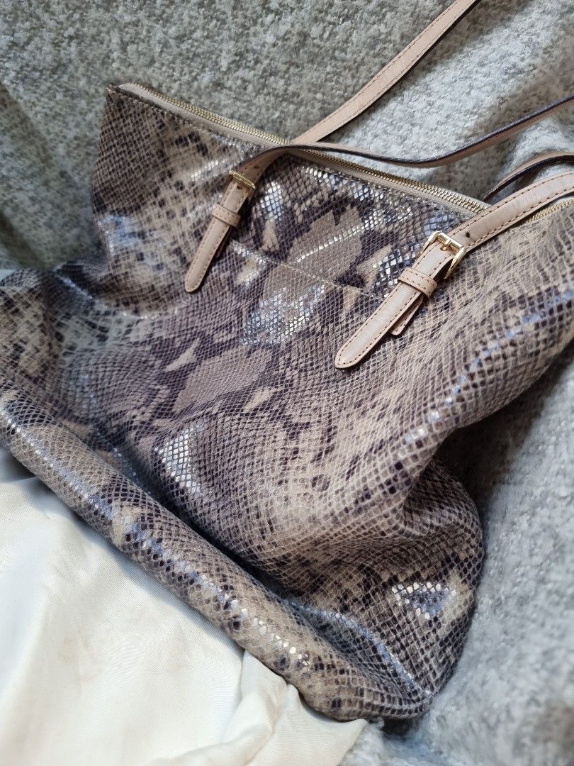 MICHAEL KORS PYTHON PRINT SHOPPER TOTE, Luxury, Bags & Wallets on Carousell