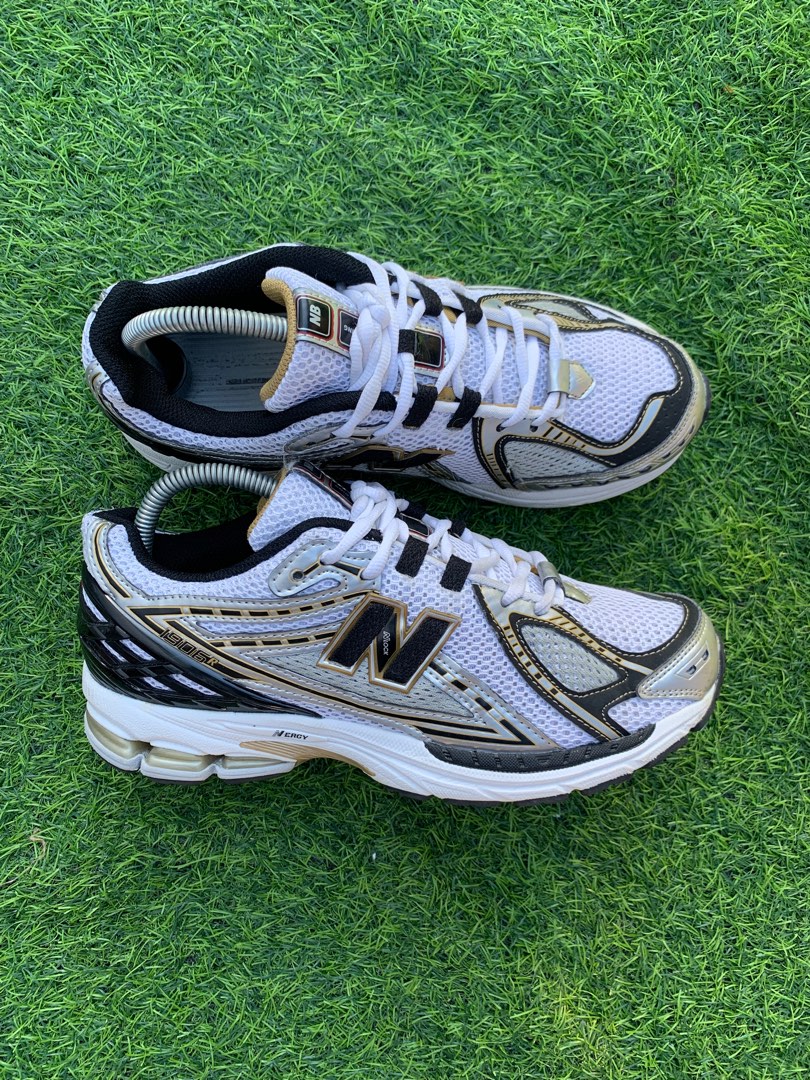 New Balance 1906r Metallic Gold, Men's Fashion, Activewear on Carousell