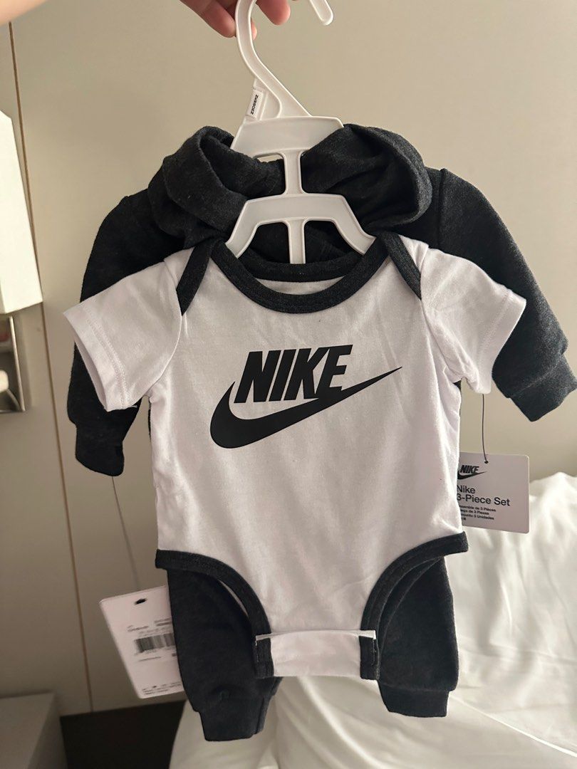 Nike 3pc set Newborn, Babies & Kids, Babies & Kids Fashion on Carousell