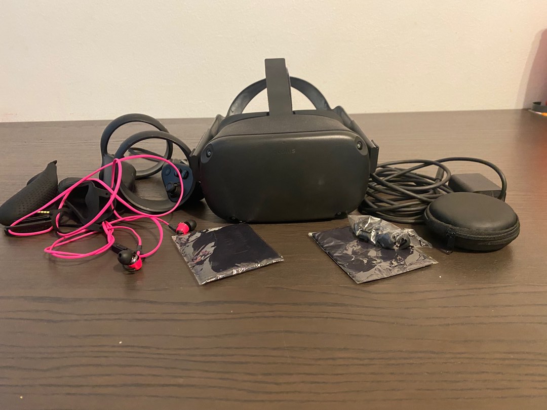 Oculus One + Equipment, Video Gaming, Video Game Consoles, Others on ...