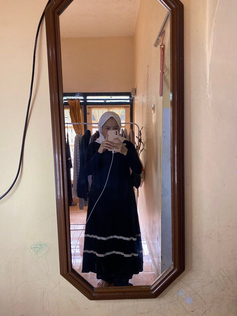 OL hitam list putih, Fesyen Wanita, Pakaian Wanita, Gaun & Rok di Carousell
