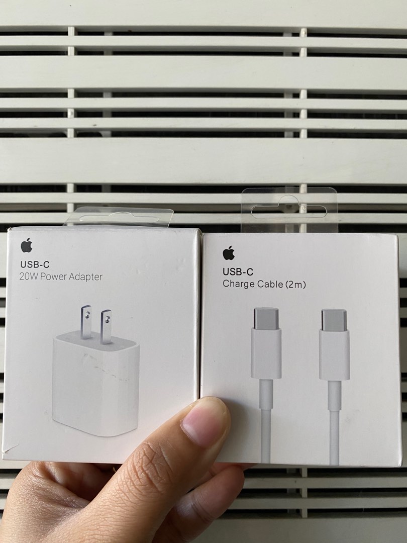ORIGINAL Macbook 20W adapter and 2M type c to lightning, Mobile Phones ...