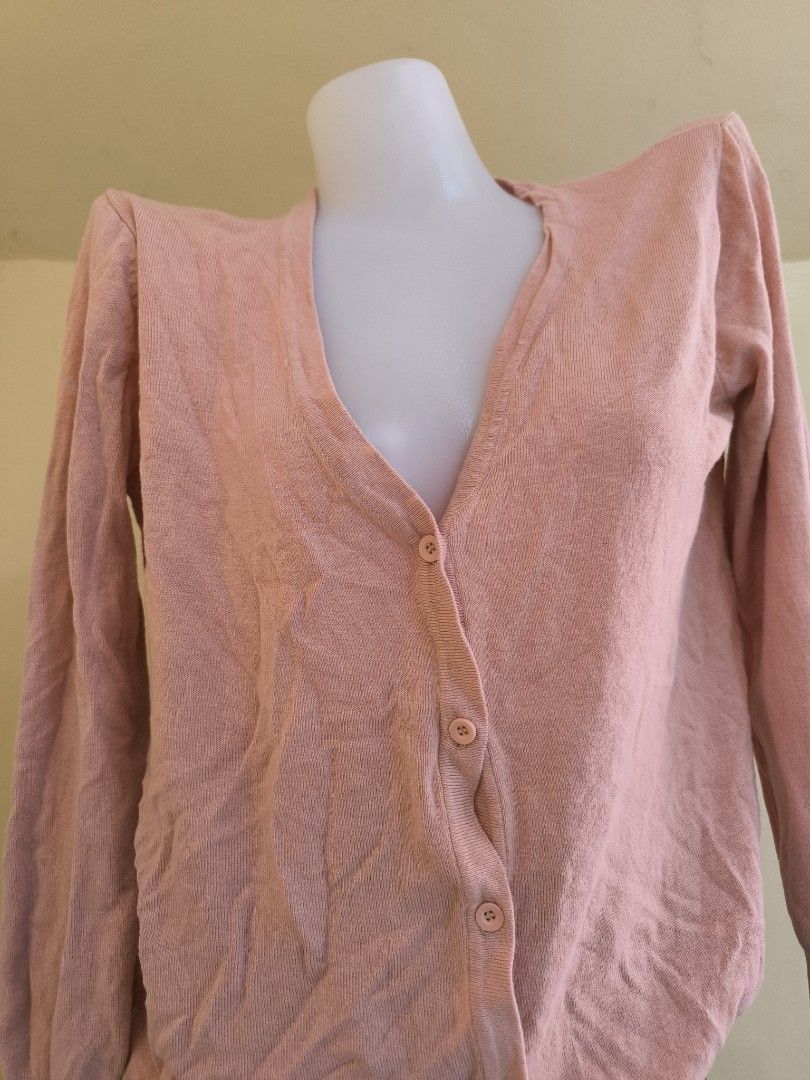 Peach cardigan, Women's Fashion, Coats, Jackets and Outerwear on Carousell