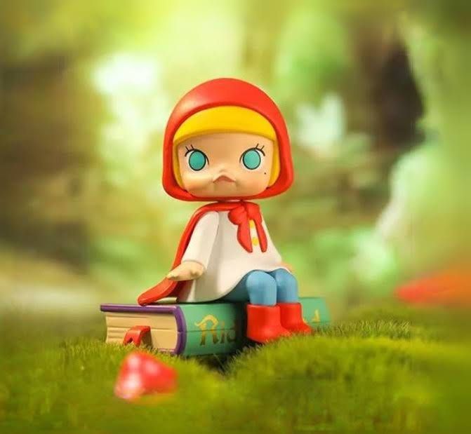 POPMART Molly One Day of Molly - Reading Time, Hobbies & Toys, Toys ...