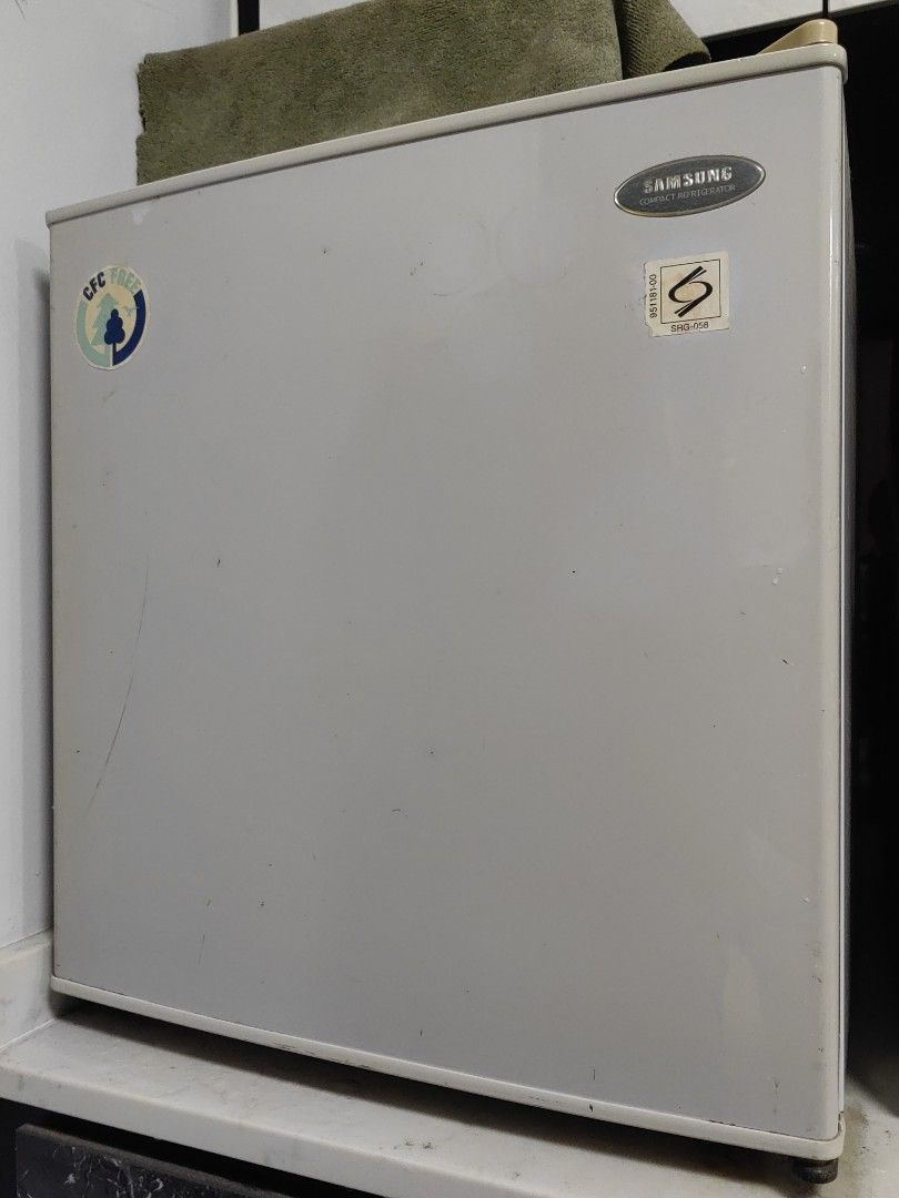Samsung Mini Fridge, TV & Home Appliances, Kitchen Appliances ...