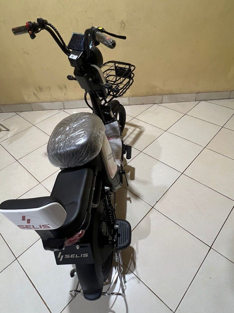 SEPEDA LISTRIK SELIS MASIH BARU, Motor di Carousell