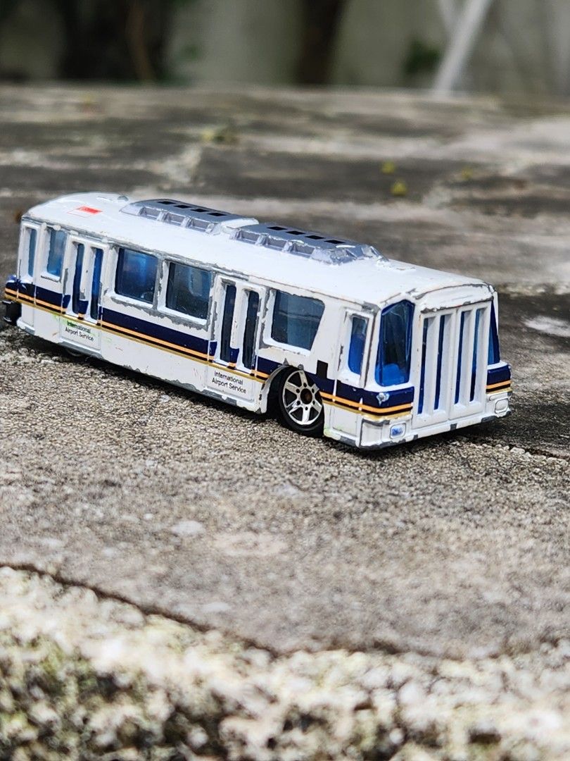 Singapore Airport vintage terminal bus, Hobbies & Toys, Toys & Games on ...