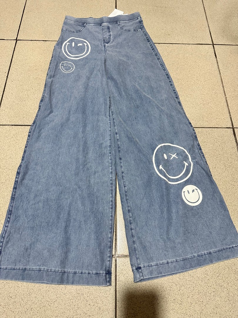 Smiley Pants, Women's Fashion, Bottoms, Jeans on Carousell