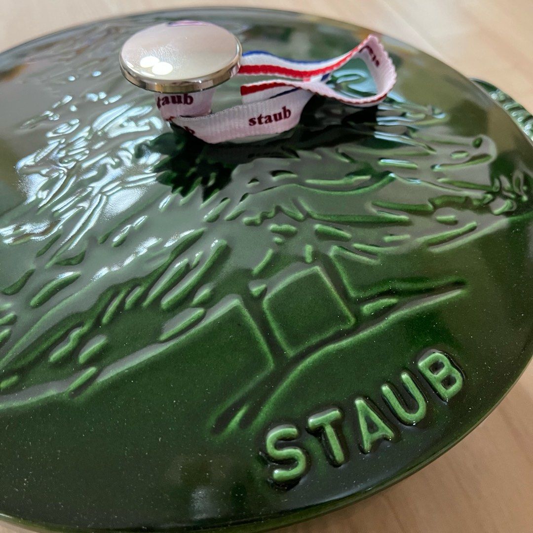 Staub Christmas Tree 24cm Cocotte (Basil), Furniture & Home Living ...