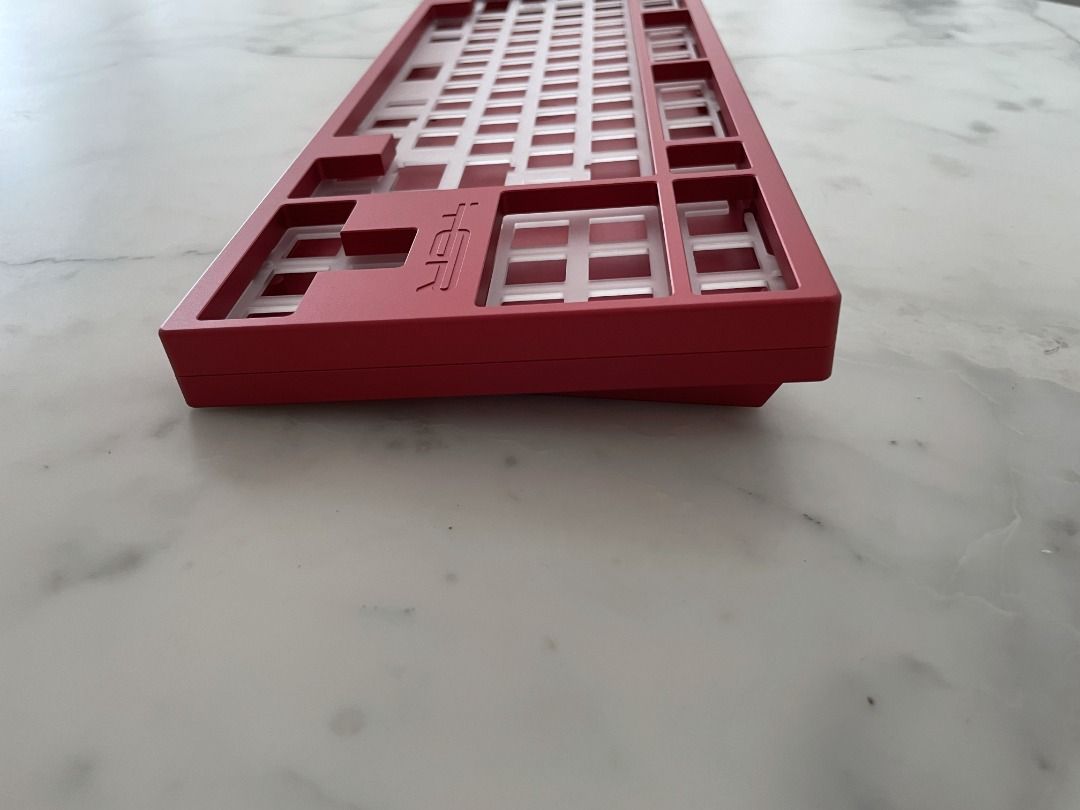 TGR Jane v2 ME Crimson Red, Computers & Tech, Parts & Accessories ...