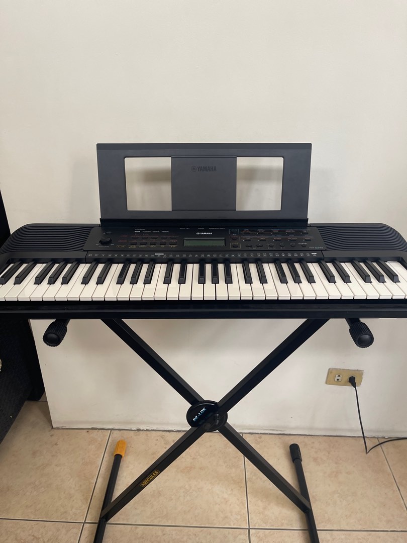 Yamaha PSR-E273 Piano, Hobbies & Toys, Music & Media, Musical ...