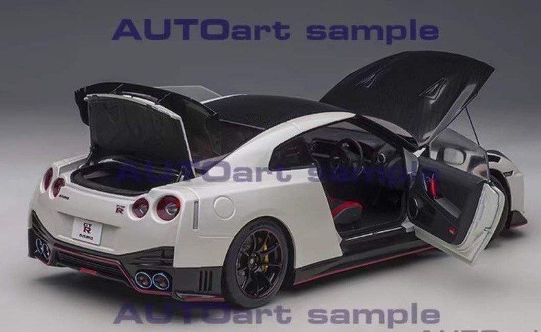 1/18 AutoArt Nissan GT-R R35 Nismo (full opening) - White, Stealth Grey ...