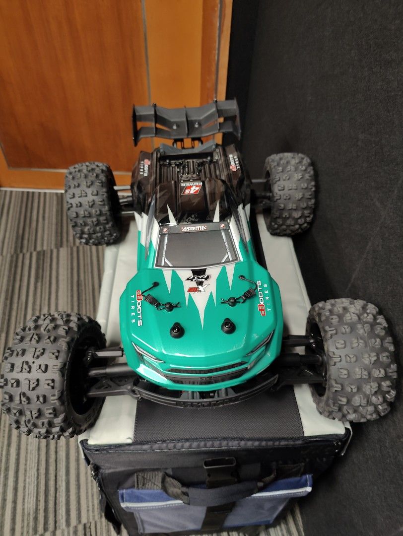 Arrma Kraton 4S V2 with upgraded SPEKTRUM TX/RX, Hobbies & Toys, Toys & Games on Carousell