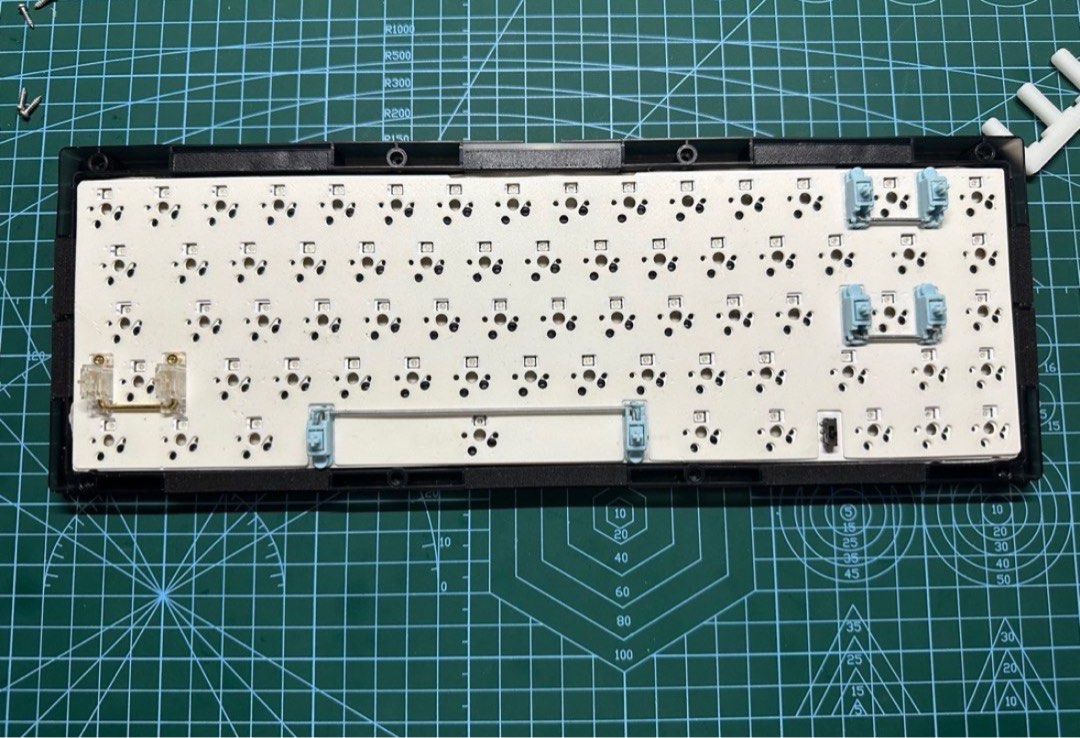 Barebones CIY Gas67 (65% hotswappable mechanical keyboard), Computers ...