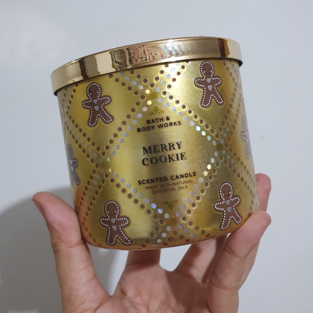 Bath & Body Works Merry Cookie Scented Candle 3 wicks, Furniture & Home ...